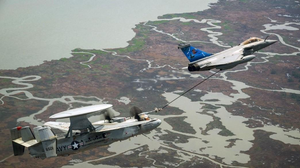 US, French In-Flight Refueling Extends Advanced Hawkeye’s Reach - Seapower